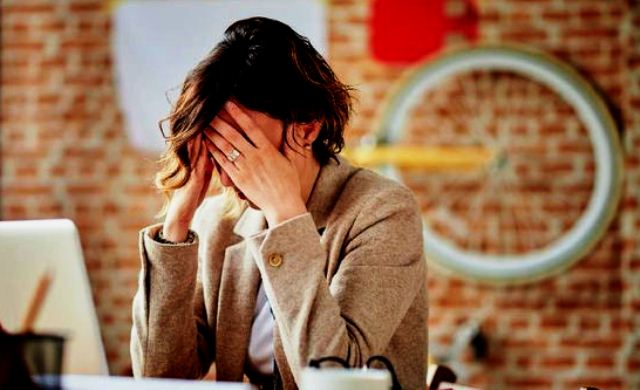 4 Gejala Stress dan Penanganannya - KARYABERITA.COM